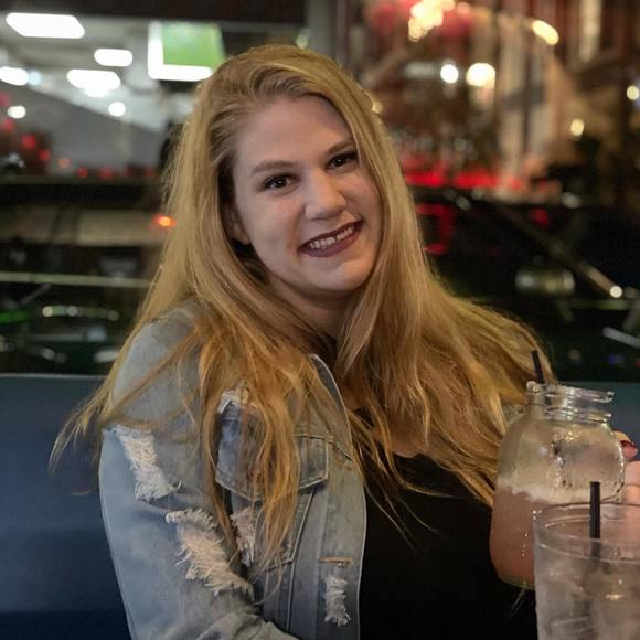 Alexis' Closet (@alexisklumb) | Poshmark